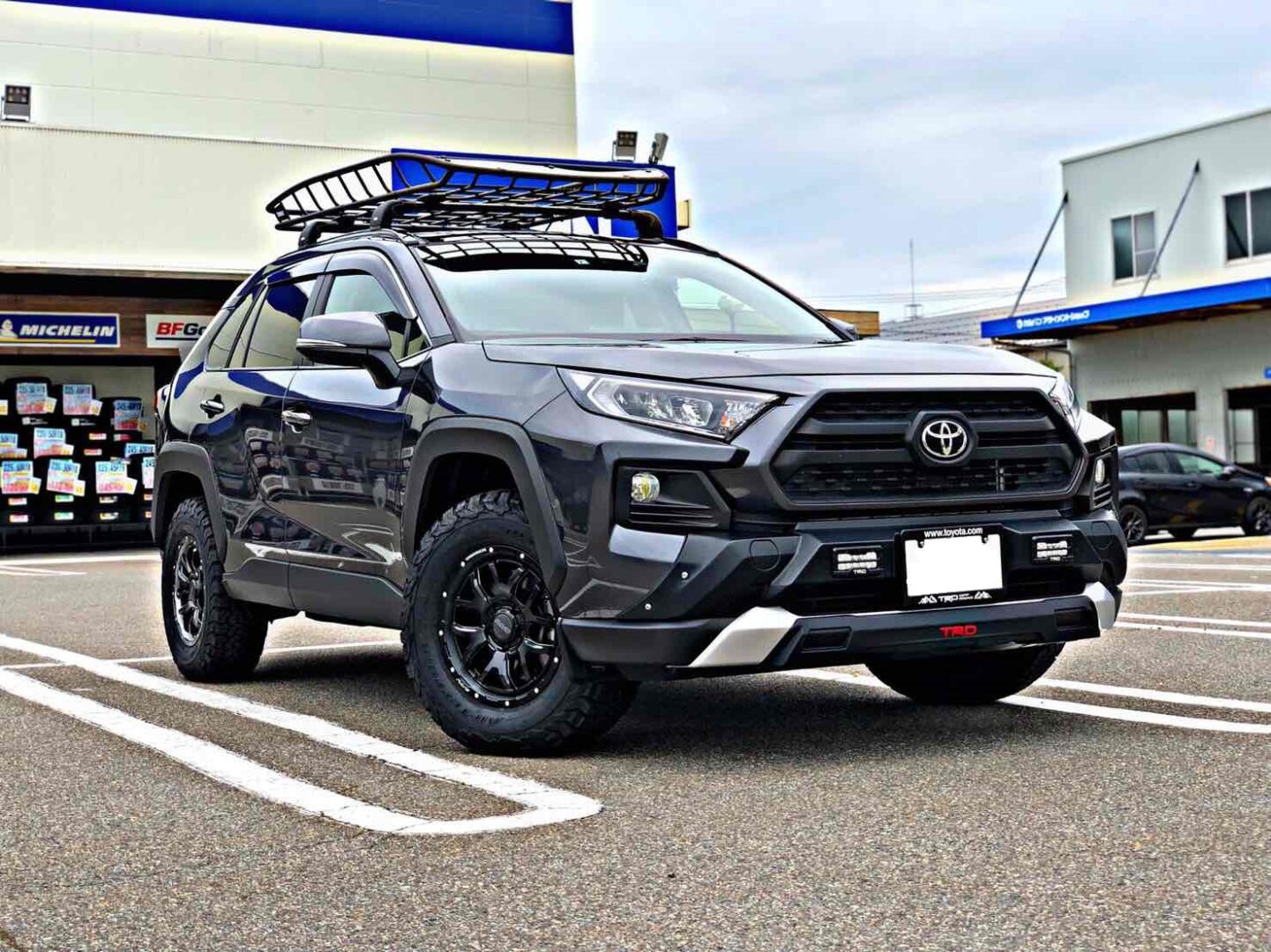 大人気車種 RAV4にRAYS DAYTONA F6ブースト 装着！！｜カルバン 野々市本店ブログ｜カルバン