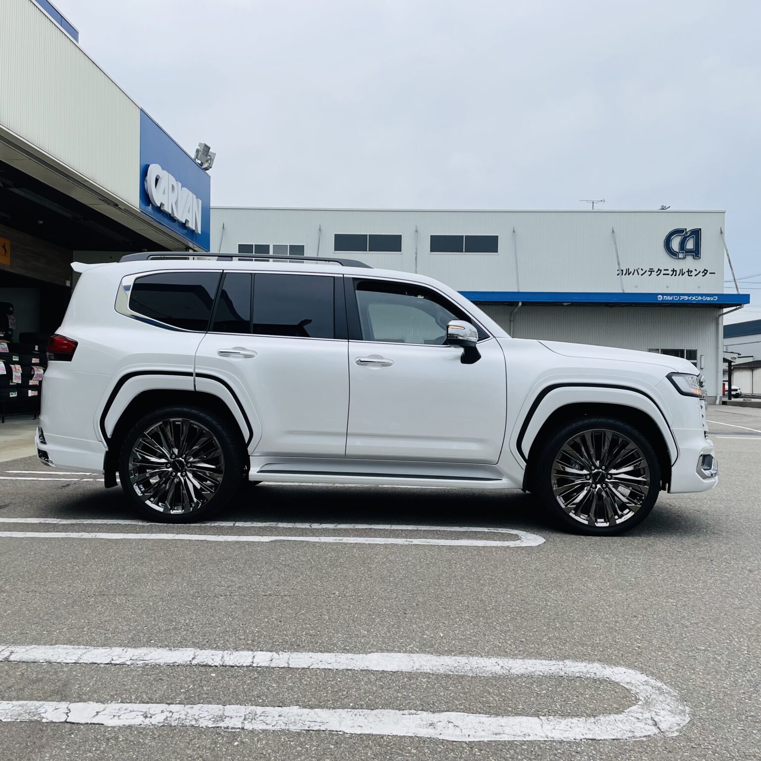 ランドクルーザー300 WALD GENUINE LINE FS001 24インチ取付｜カルバン 野々市本店ブログ｜カルバン