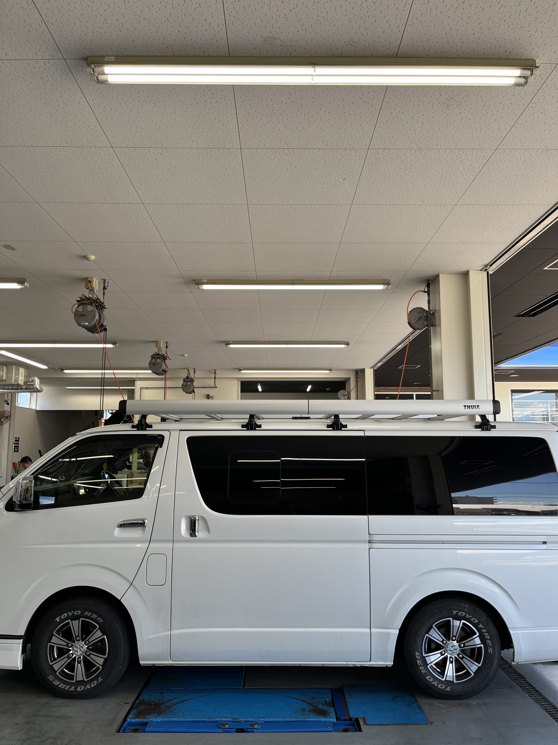 ハイエース スーリー Thule Pro Basket 取付｜カルバン 野々市本店ブログ｜カルバン